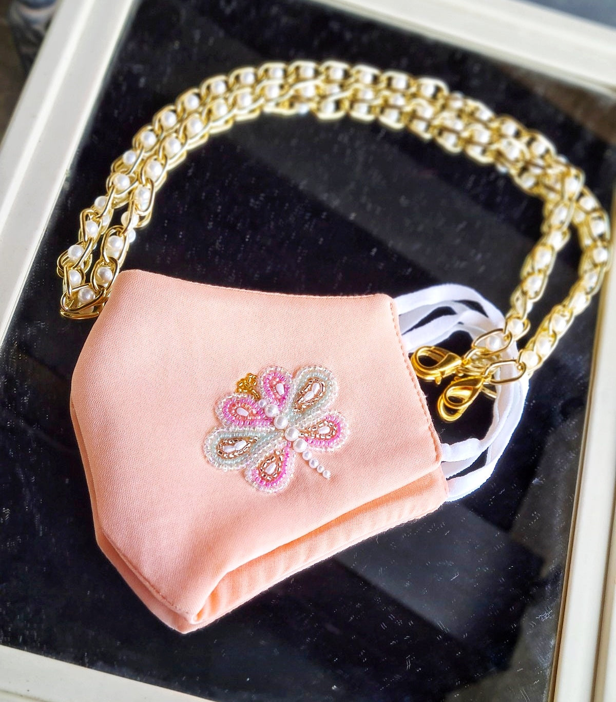 Kyra peach mask with chain – The House of Aqua